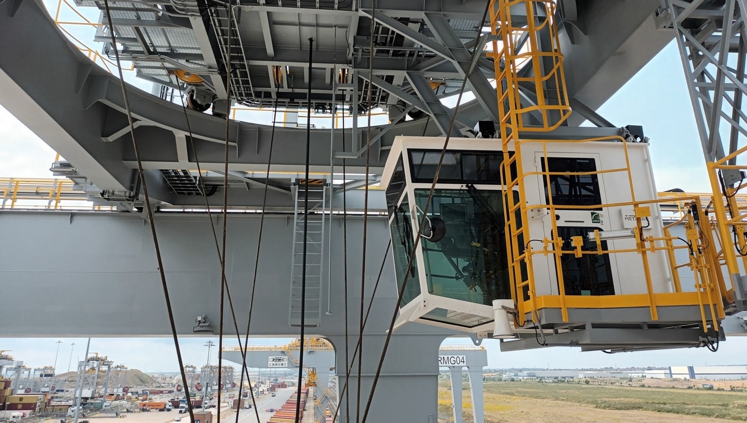 Port Crane cabins | STS, RMG and RTG cabins - - Metagro